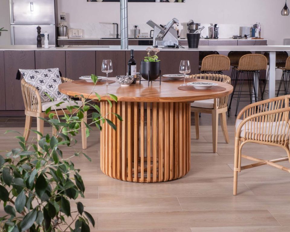Table ronde en teck pied central rond 150 cm " Dutipi" - 9482